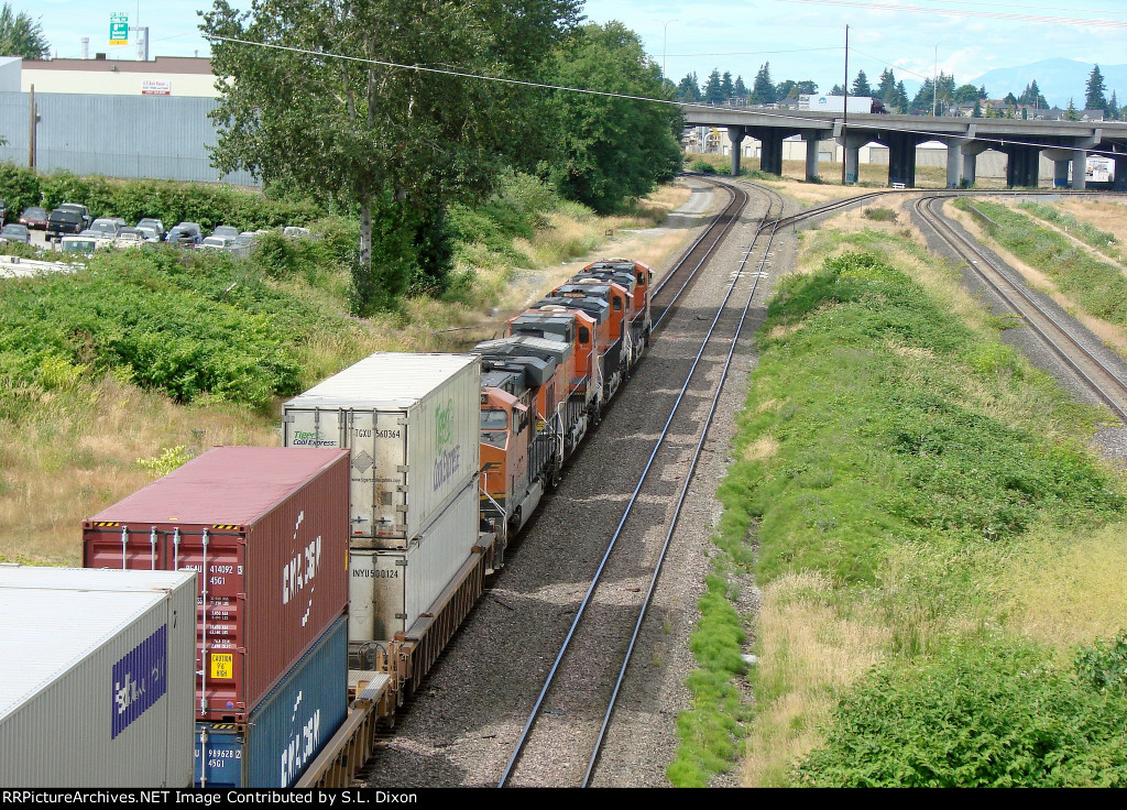 BNSF 7584 Westbound Z at Lowell
